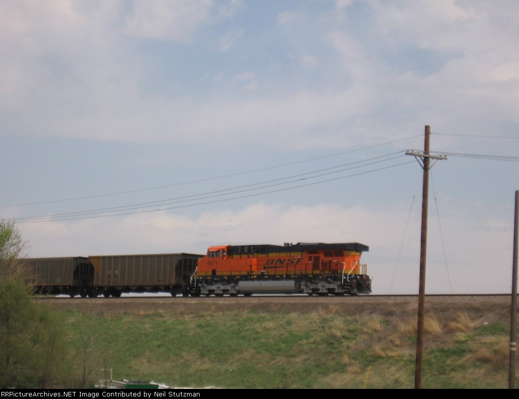 BNSF 5871